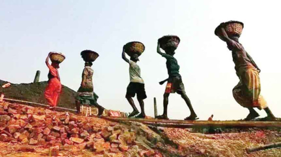 Labour Day 2025: श्रमिक शक्ति ही है भारत की असली ताकत - Sach Kahoon Hindi