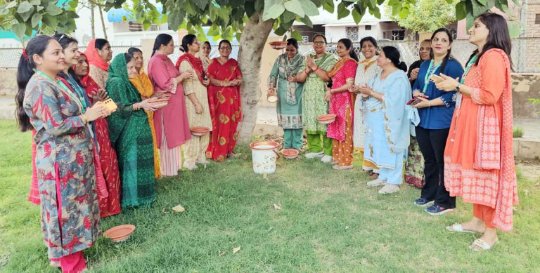भीषण गर्मी में पक्षियों के लिए चलाया परिंडा अभियान - Sach Kahoon Hindi