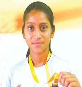 Village Baluda, बेटी ने चमकाया गांव बालूदा का नाम, सुविधाओं की कमी को...